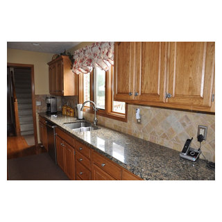 Granite Countertops and Tile Backsplash Ideas - Eclectic - Kitchen ...