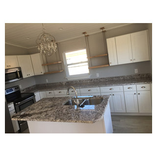 Granite Omicron Silver - Farmhouse Kitchen - Farmhouse - Kitchen ...