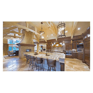 Granite Ridge Residence - Traditional - Kitchen - Calgary - by Laratta ...