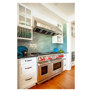 Gulf Island Custom - Beach Style - Kitchen - Vancouver - by Classic ...