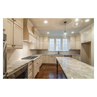 Hallmark Building Group, Inc. - Craftsman - Kitchen - Nashville - by ...
