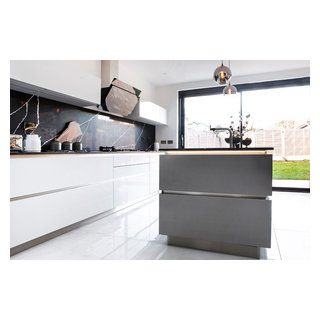 Handless design in light grey high gloss lacquer finish - Modern ...