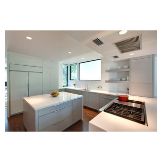 Harris - Kitchen - Modern - Kitchen - Austin - by Risinger Homes | Houzz