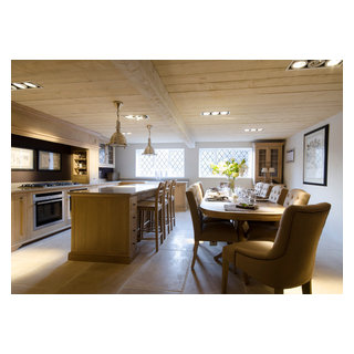 Henley kitchen - Craftsman - Kitchen - London - by Neptune | Houzz