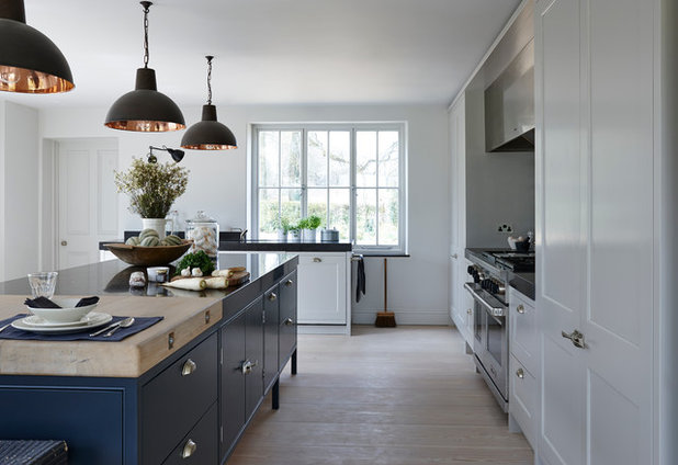 5 Worktops that Look Beautiful with a Dark Blue Kitchen | Houzz UK
