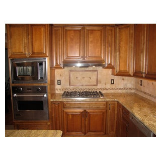 Hidden Pipe Chase Kitchen - Klassisch - Küche - Philadelphia - von Dean ...