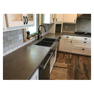 Hideaway - Farmhouse - Kitchen - Austin - by ArtisanCrete of Tyler | Houzz