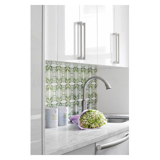 High gloss modern kitchen in a landmark Brooklyn Heights building ...