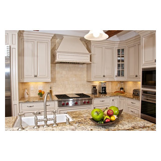 Hil Kitchen - Traditional - Kitchen - Other - by Buckeye Cabinet ...