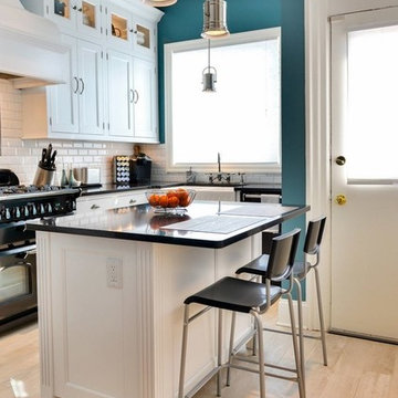 Pullman Kitchen Ideas - Photos & Ideas | Houzz