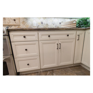 Homecrest, Madison, Maple, Ivory - Kitchen - Los Angeles - by Kitchens ...