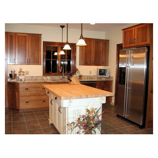 HomeStyle Kitchens - Traditional - Kitchen - Boston - by Howe Lumber ...