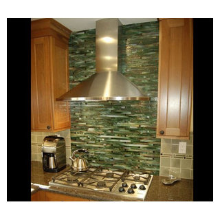 Horizontal Bamboo Backsplash - Modern - Kitchen - San Francisco - by ...