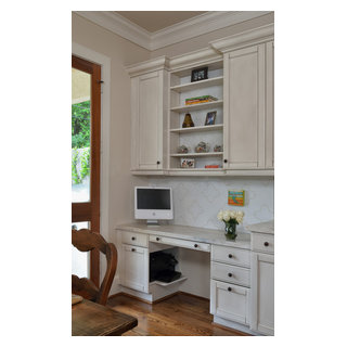 Huisache Makeover - Traditional - Kitchen - Houston - by Laura Manchee ...