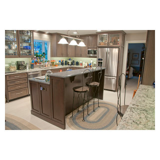 Humes Kitchen - Transitional - Kitchen - Chicago - by Inspired Living ...