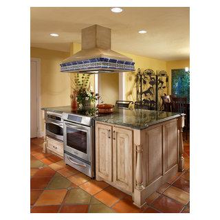 Eso y Más - Mediterranean - Kitchen - Dallas - by USI Design ...