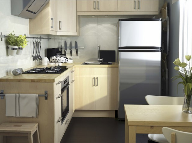 The Hanging Magic of Kitchen Wall Rail Organization