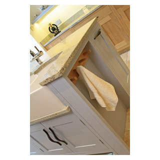 In-Frame Oak & Painted Shaker Kitchen in Parma Grey - Contemporary ...