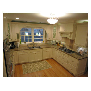 Irish Cream Kitchen - Traditional - Kitchen - Chicago - by Sheri's ...