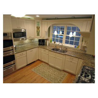 Irish Cream Kitchen - Traditional - Kitchen - Chicago - by Sheri's ...