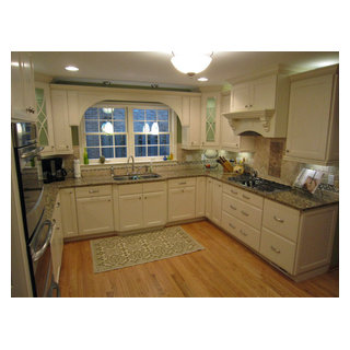 Irish Cream Kitchen - Traditional - Kitchen - Chicago - by Sheri's ...