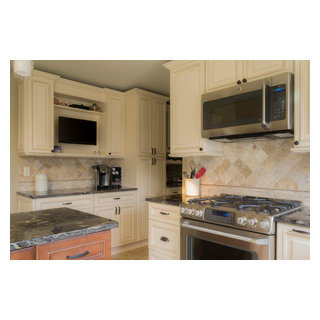 Joshua Property - Transitional - Kitchen - New York - by Ins & Outs ...