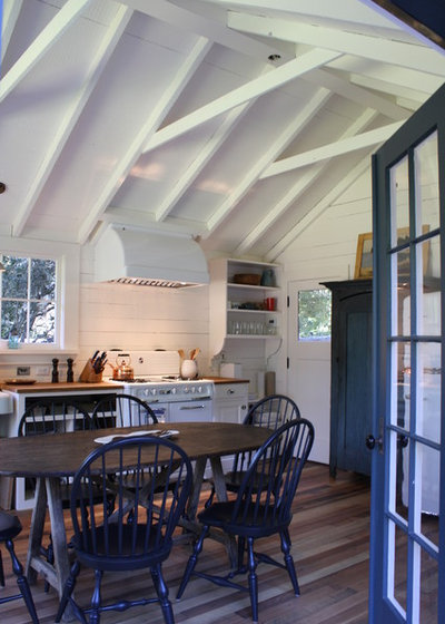 Cute, Cook-Friendly Cottage Kitchens