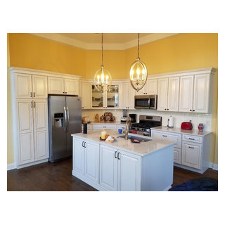 Kemper Kitchen - Traditional - Kitchen - Chicago - by Von Tobel | Houzz UK