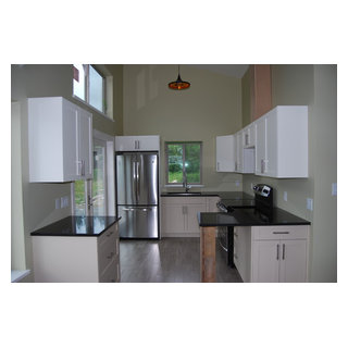 Kimberley - Contemporary - Kitchen - Vancouver - by Trafalgar Homes | Houzz