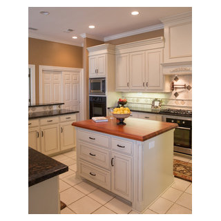 Kirby Kitchen - Traditional - Kitchen - Houston - by Windham ...