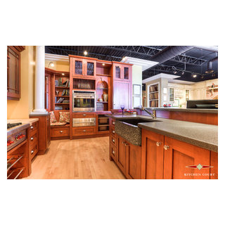 Kitchen & Cabinetry design - Showroom Displays - Traditional - Kitchen ...