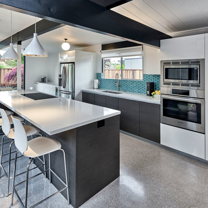 75 Modern Linoleum Floor Kitchen Ideas You'll Love - June, 2025 | Houzz