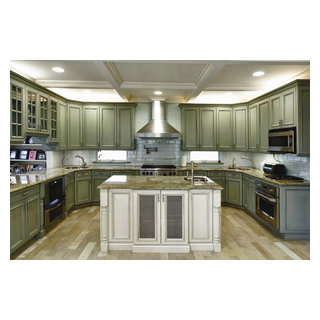 Kitchen Connections designs and installations - Traditional - Kitchen ...