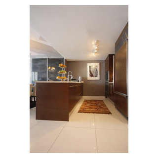 Kitchen - Modern - Kitchen - Miami - by Errez Design Inc. | Houzz