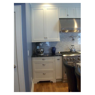 Kitchen in Antique Dutch Colonial home - Traditional - Kitchen - New ...