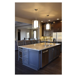 Kitchen Island - Modern - Kitchen - Milwaukee - by Radue Homes Inc. | Houzz