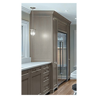 Kitchen Pantry-roll out doors closed - Kitchen - Chicago - by Benvenuti ...