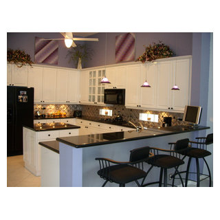 Kitchen - Contemporary - Kitchen - Miami - by Southeast Interior Design ...