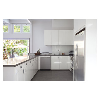 Kitchen straight on view - Midcentury - Kitchen - San Francisco - by ...