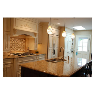 Kitchen to Rear Entry - Traditional - Kitchen - Chicago - by Great ...