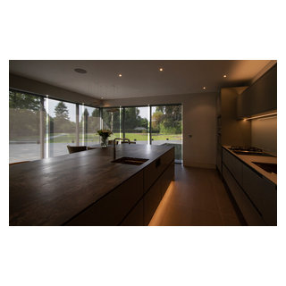 Kitchen with Automated Roller Shades - Contemporary - Kitchen - London ...