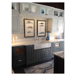 Kitchen with Wellborn Cabinets - Modern - Kitchen - Orlando - by ...