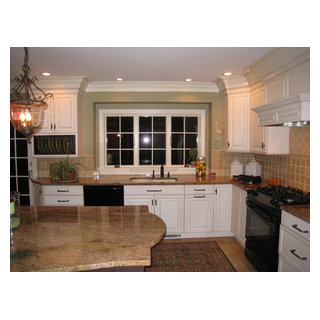 Kitchens by Martin - Traditional - Kitchen - New York - by Custom ...