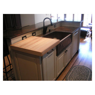 Kitchens - Traditional - Kitchen - New York - by T & M Kitchens | Houzz