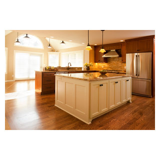Kitchens - Transitional - Kitchen - Milwaukee - by Wade Design ...