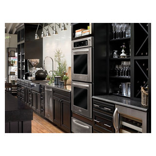 KraftMaid: Onyx Kitchen - Farmhouse - Kitchen - Detroit - by KraftMaid ...