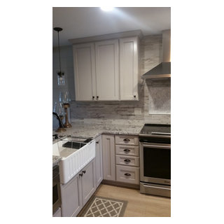 Kraftmaid Ruxton Maple- Chai with Cocoa Glaze - Farmhouse - Kitchen ...