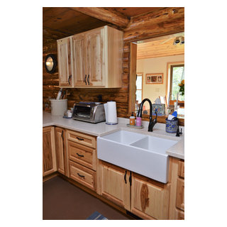 La Porte, IN. Haas Signature Collection. Rustic Log Cabin Kitchen - Montagne - Cuisine - Chicago ...