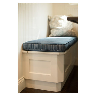 Lake House Kitchen Corner - Beach Style - Kitchen - Chicago - by ...