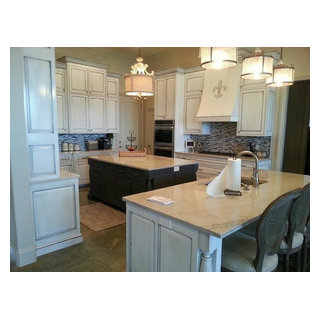 Lakeshore - Traditional - Kitchen - New Orleans - by Kitchen Artisans ...